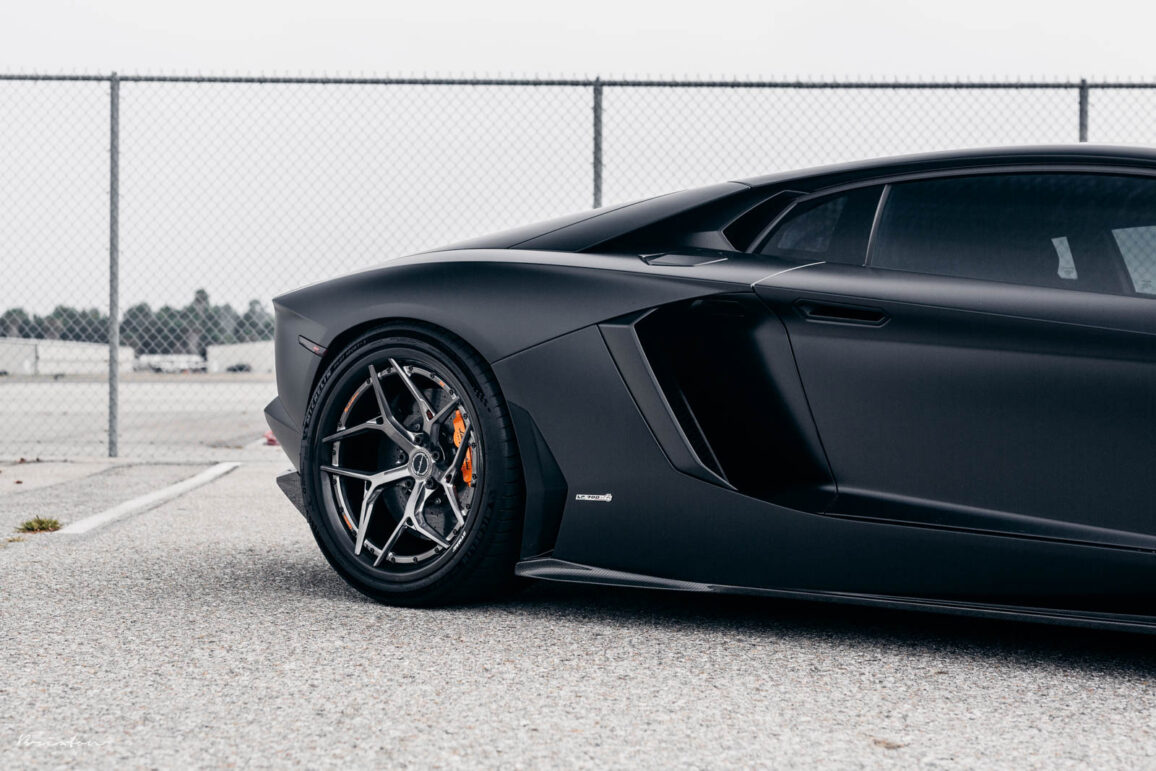 Black Lamborghini Aventador - Brixton Forged™