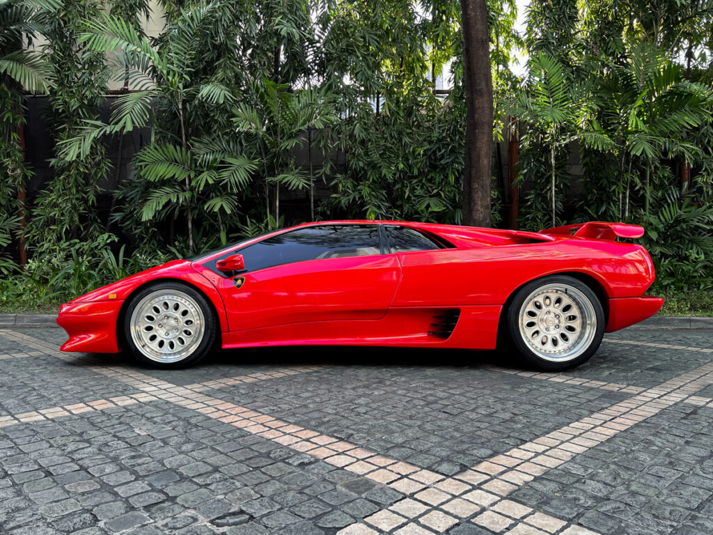 Red Lamborghini Diablo - Brixton Forged™