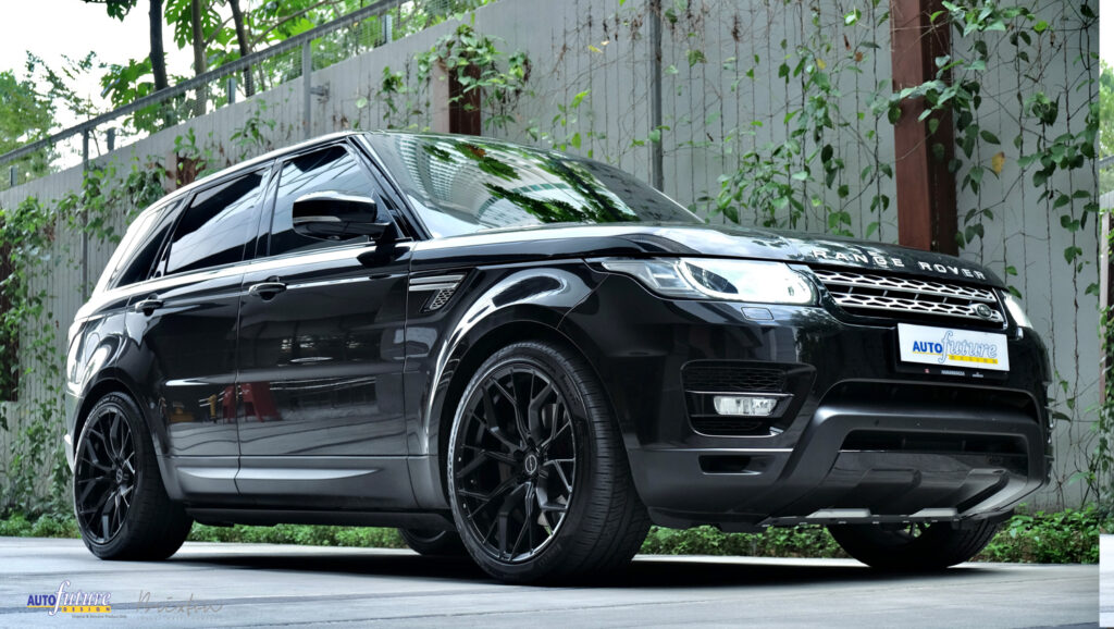 Black Land Rover Range Rover - Brixton Forged™