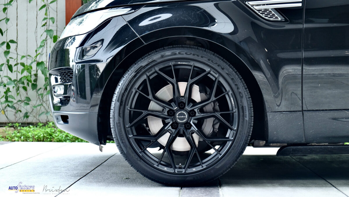 Black Land Rover Range Rover - Brixton Forged™