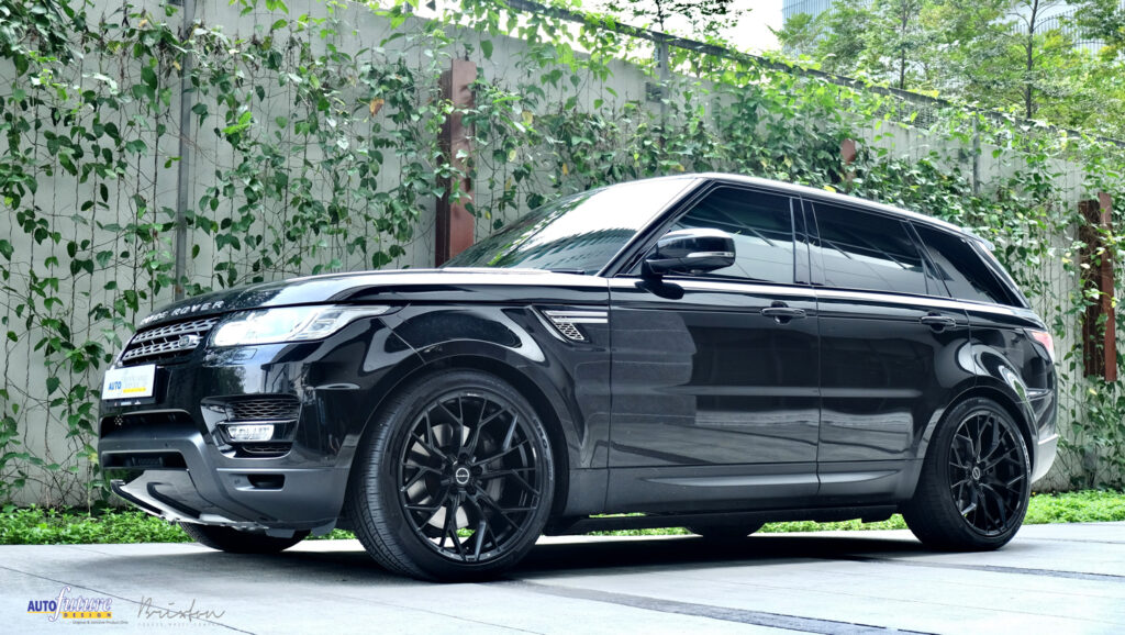 Black Land Rover Range Rover - Brixton Forged™