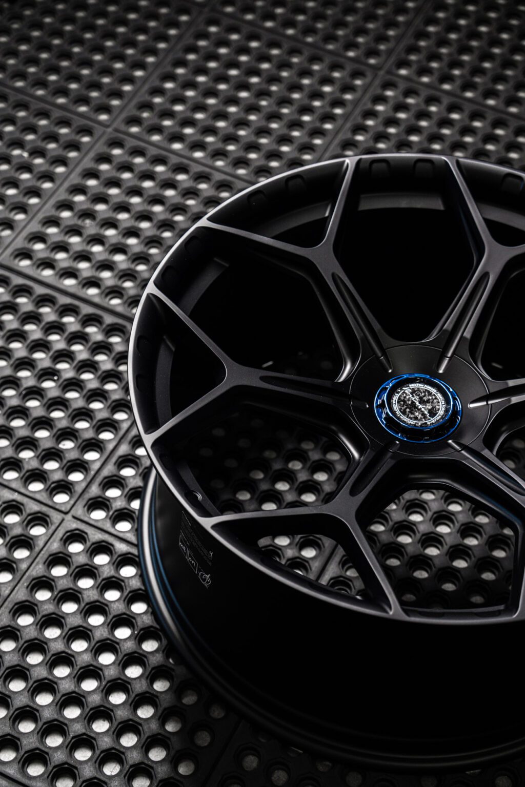 MW03 Satin Black / Blue Center cap (Wheel Images) - Brixton Forged™