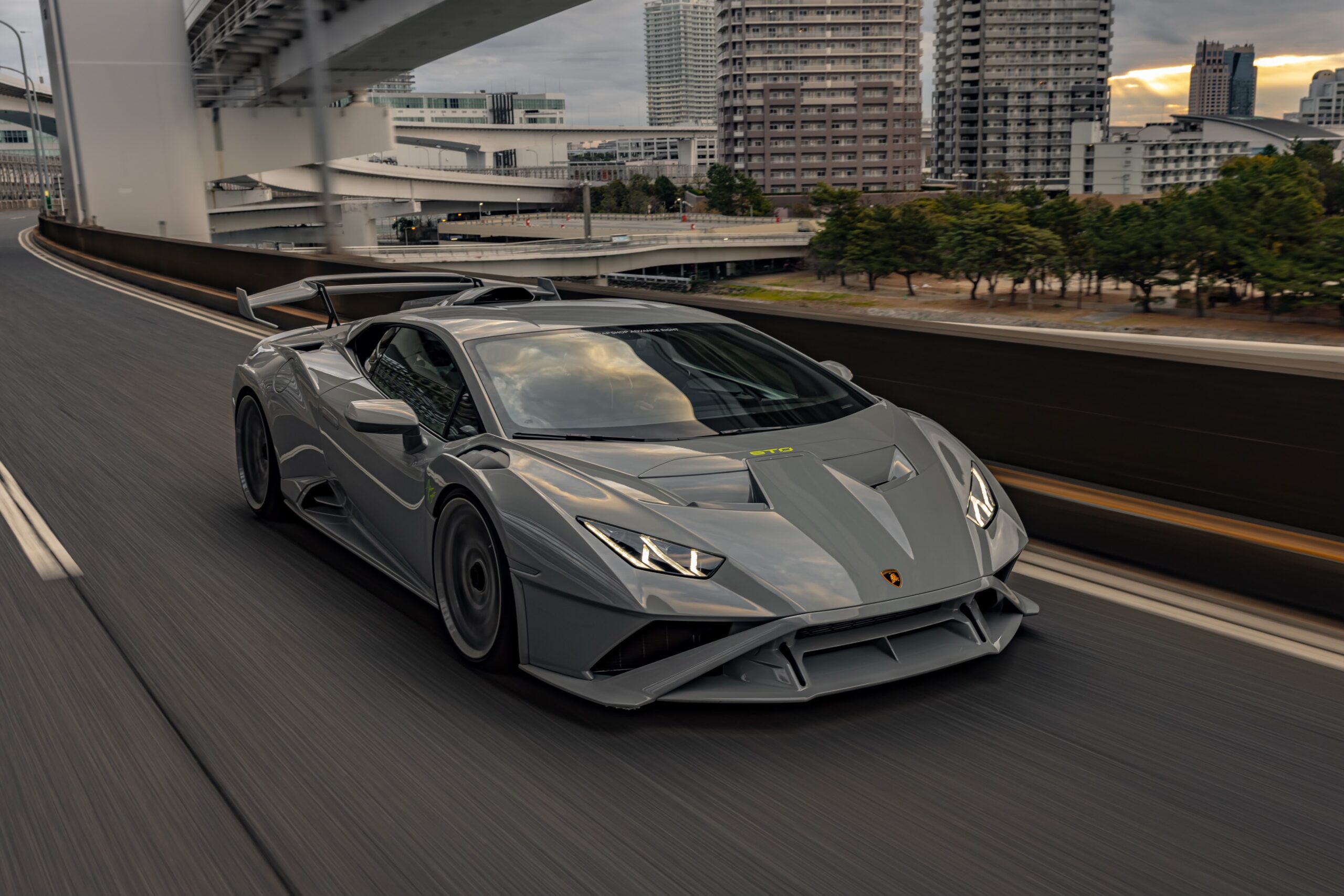 Grey Lamborghini Huracan STO - Brixton Forged™
