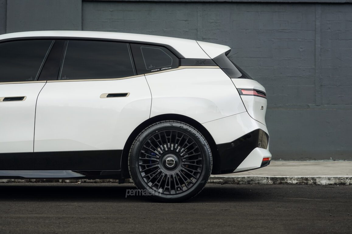 White BMW iX- Brixton Forged LX01 Monoblock - Brixton Forged™