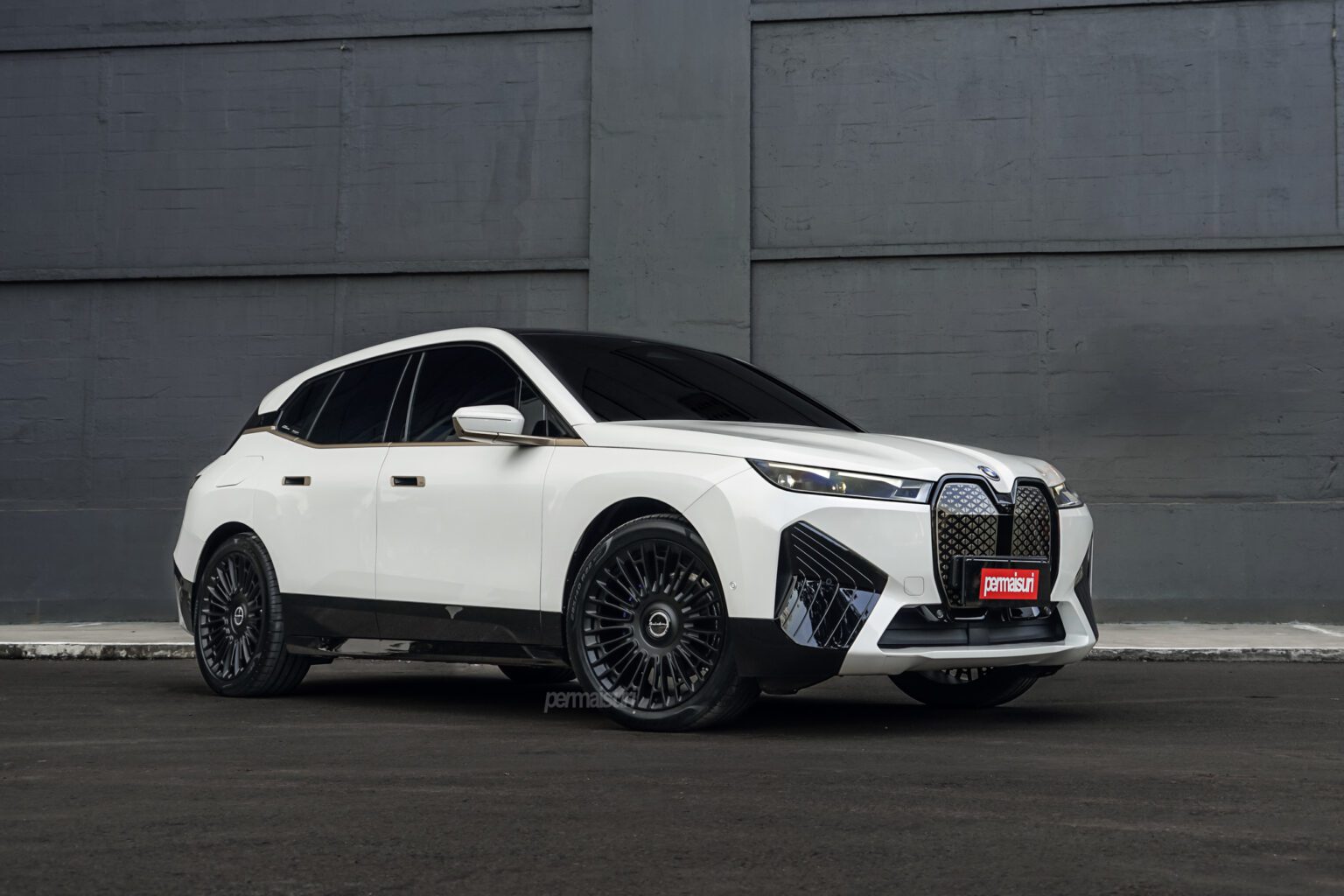 White BMW iX- Brixton Forged LX01 Monoblock - Brixton Forged™