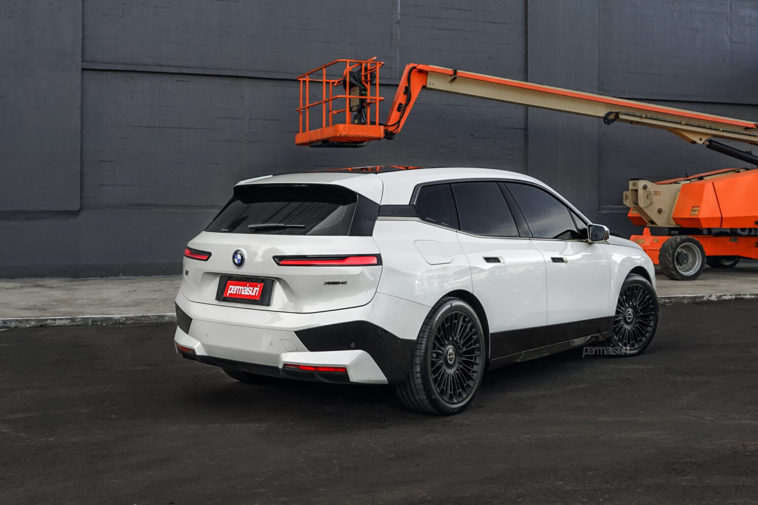 White BMW iX- Brixton Forged LX01 Monoblock - Brixton Forged™