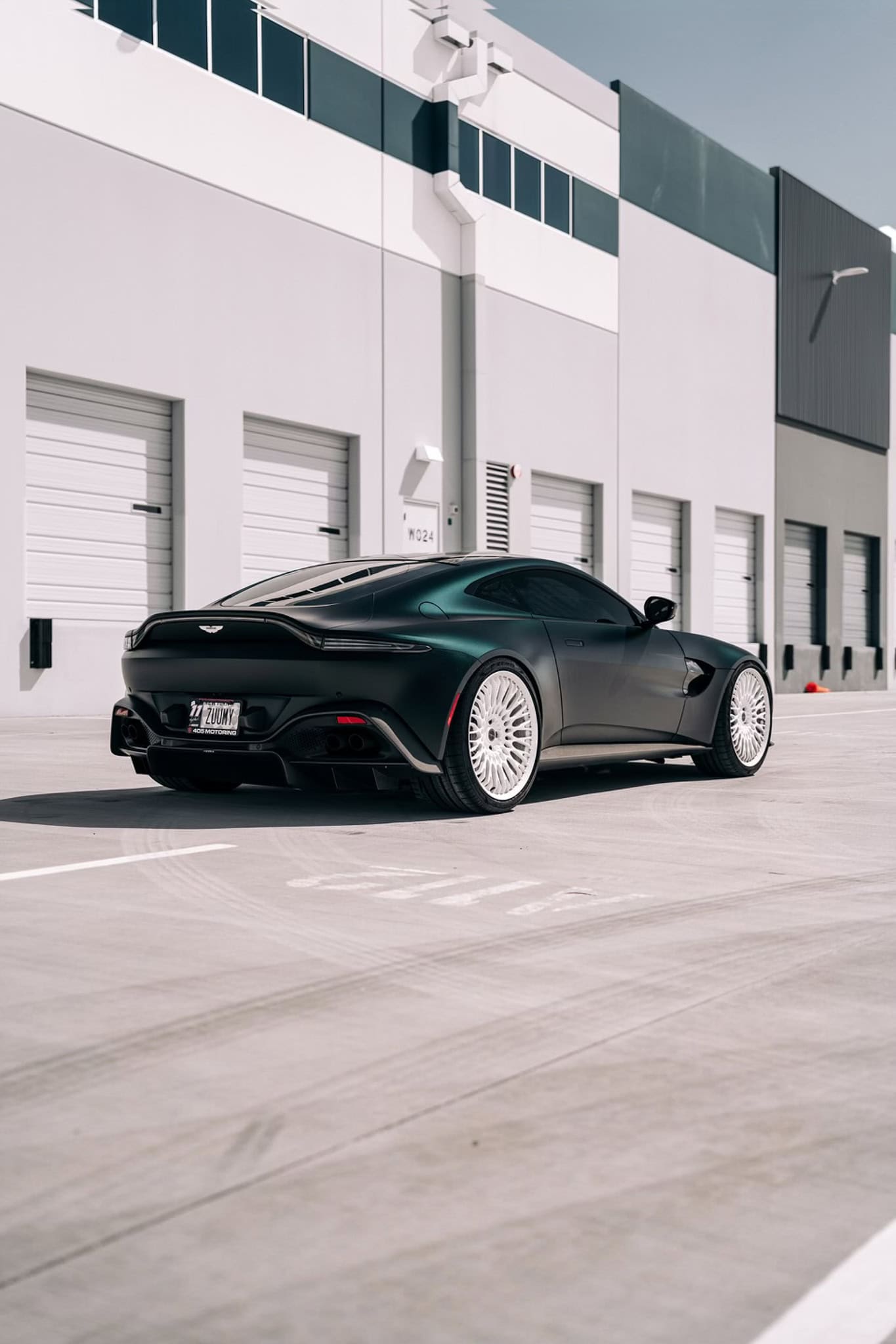 Green Aston Martin Vantage - Brixton Forged™
