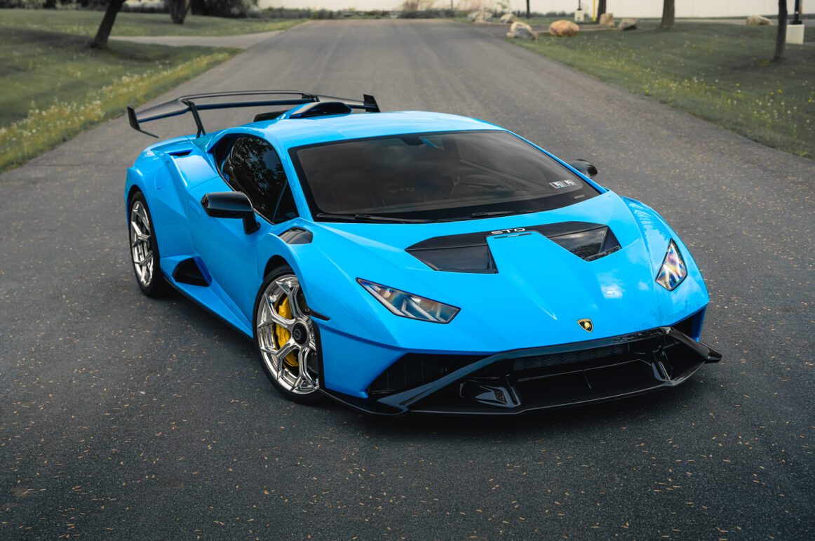 Blue Lamborghini Huracan STO - Brixton Forged™