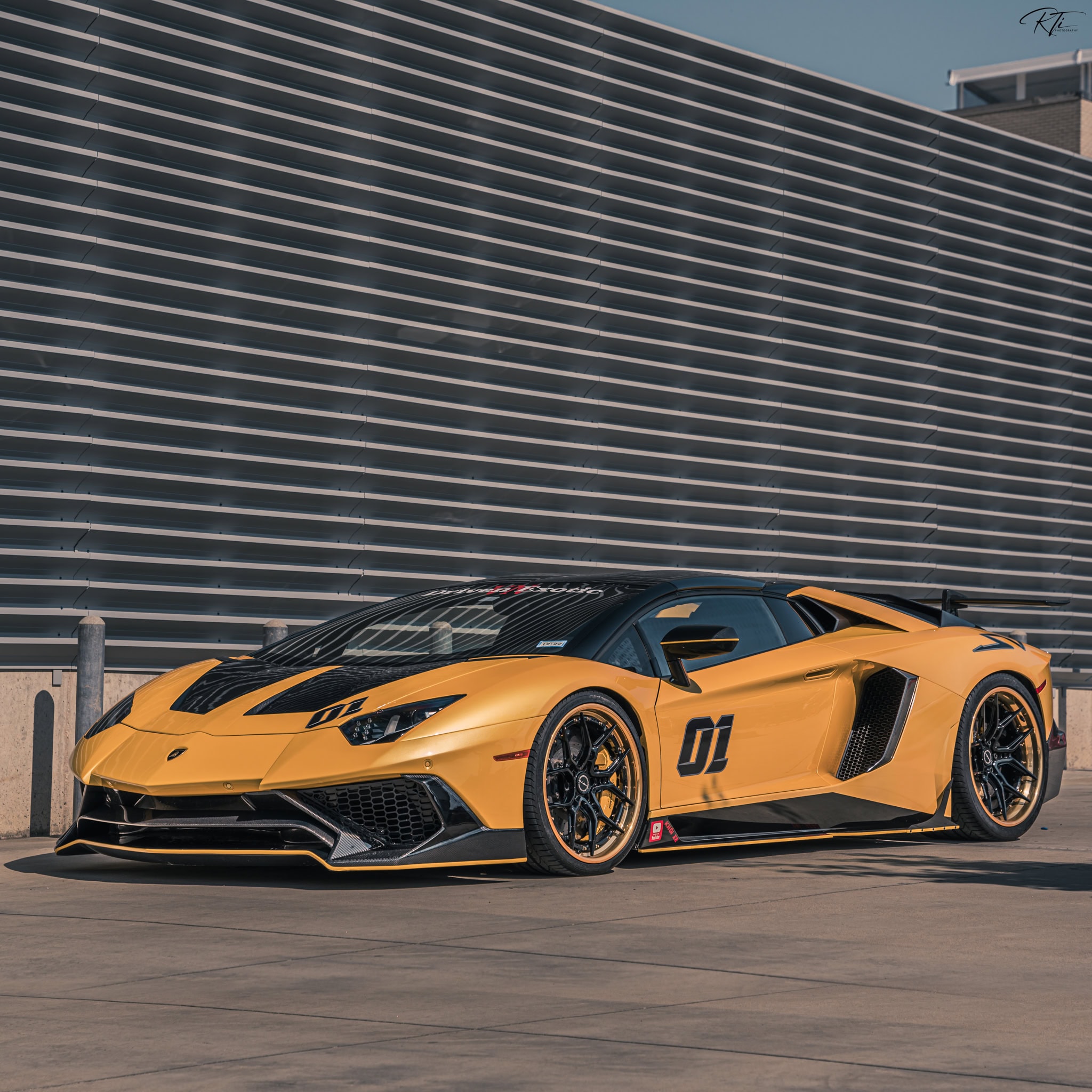 Yellow Lamborghini Aventador SV - Brixton Forged™