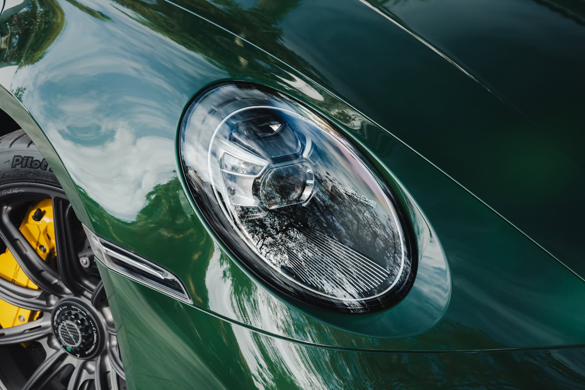 Green Porsche 911 Turbo S (992) - Brixton Forged™