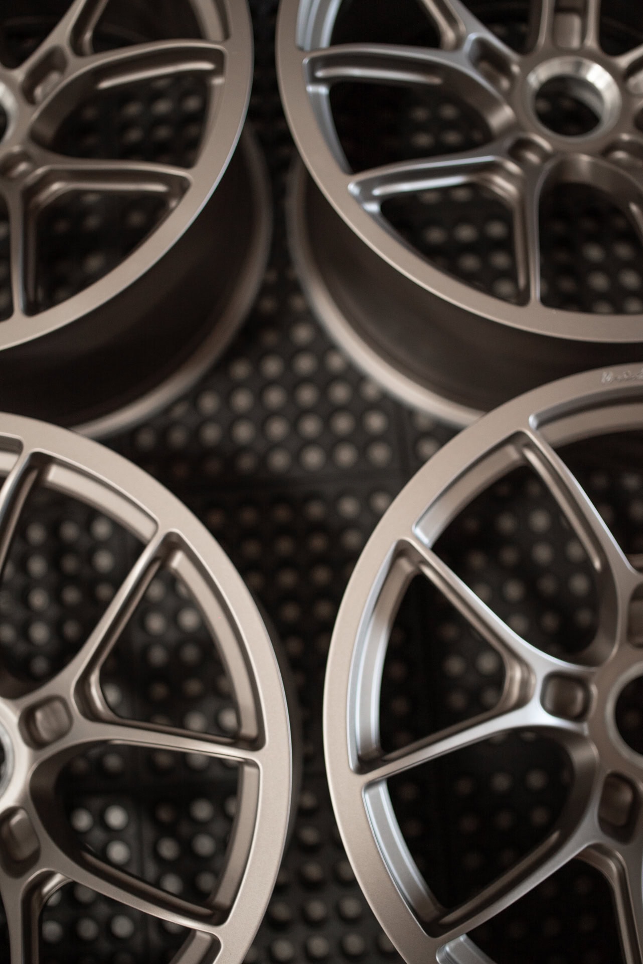 Weiss Gold Metallic Wheels Porsche - Brixton Forged™