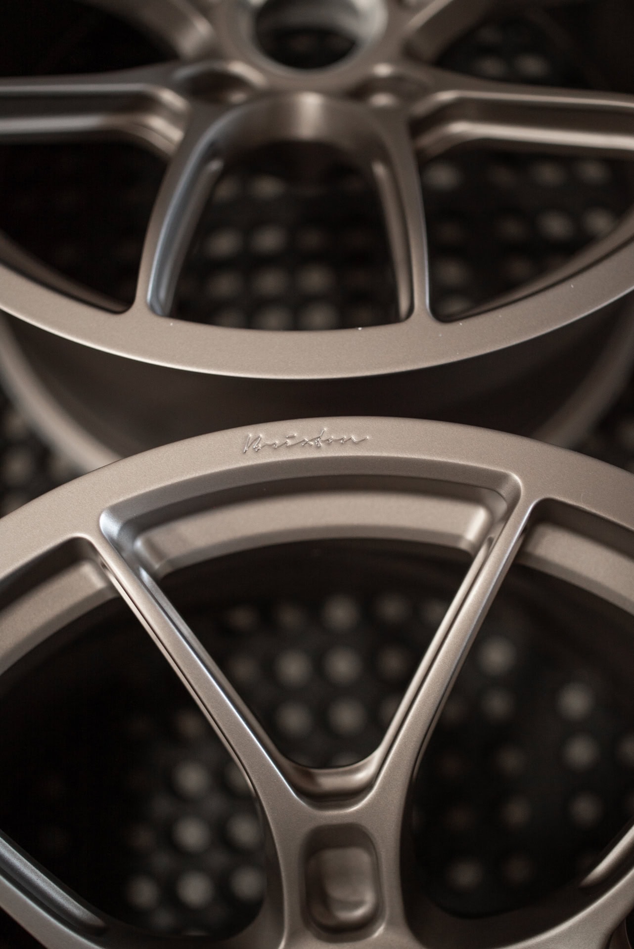 Weiss Gold Metallic Wheels Porsche - Brixton Forged™