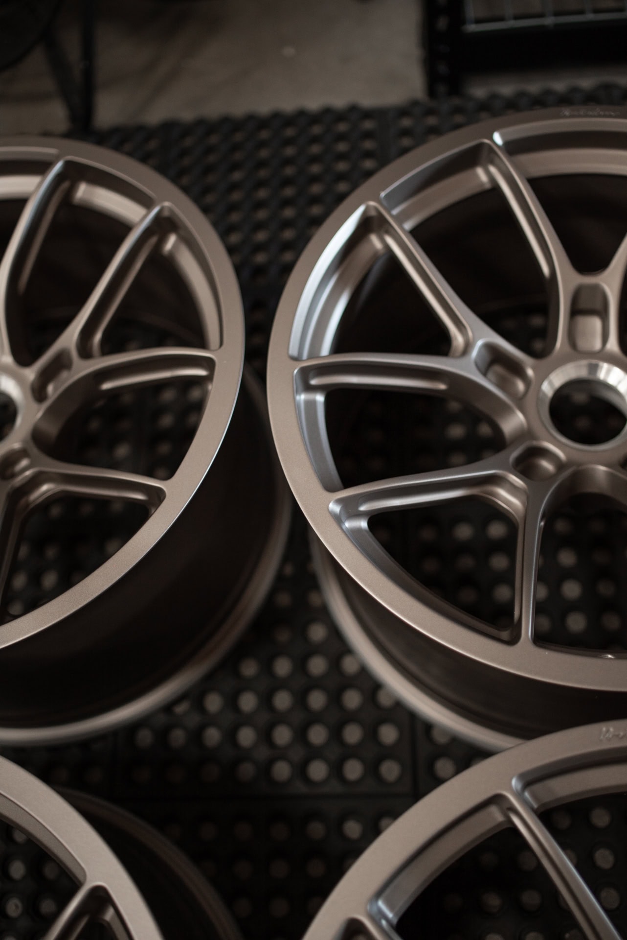 Weiss Gold Metallic Wheels Porsche - Brixton Forged™