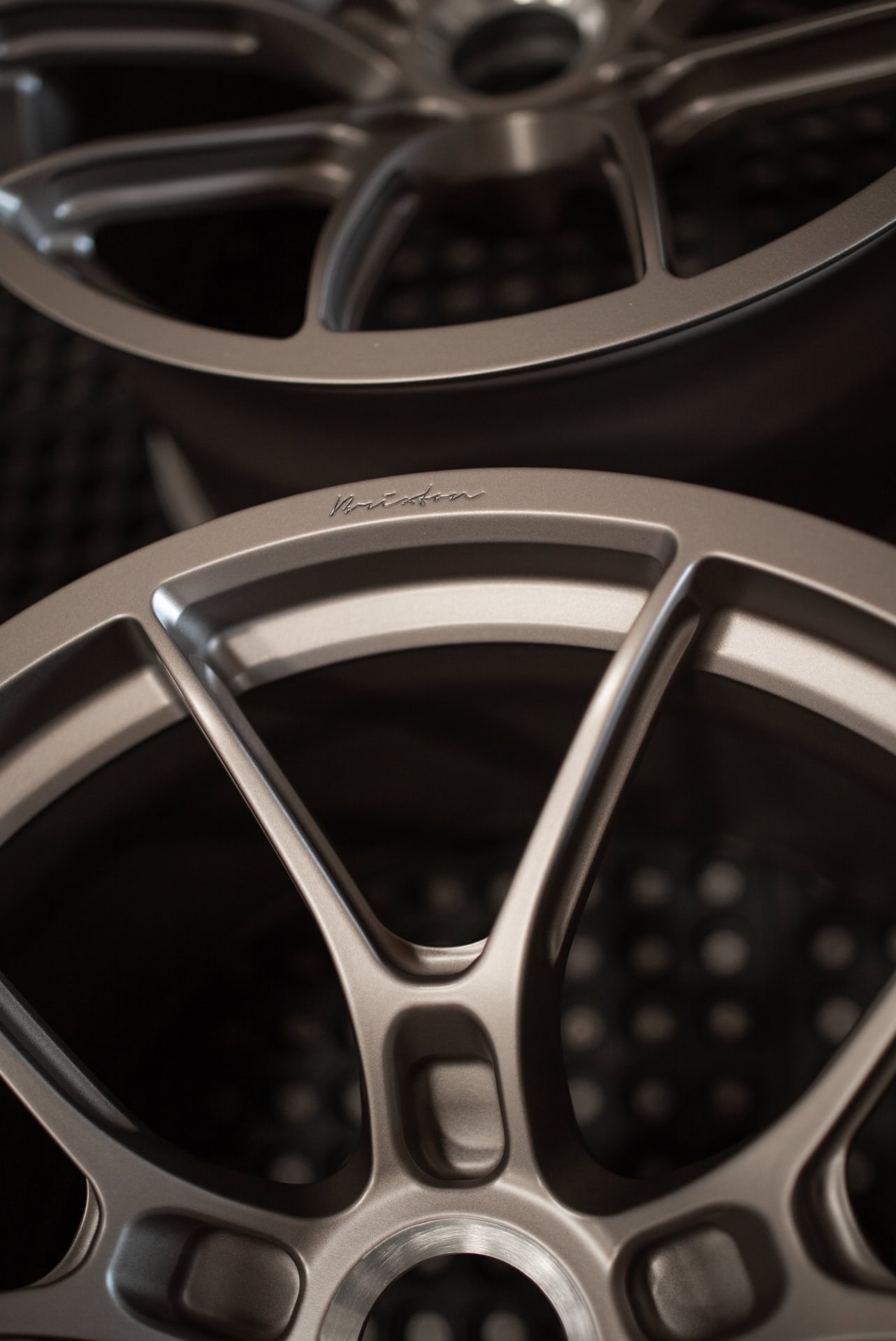 Weiss Gold Metallic Wheels Porsche - Brixton Forged™