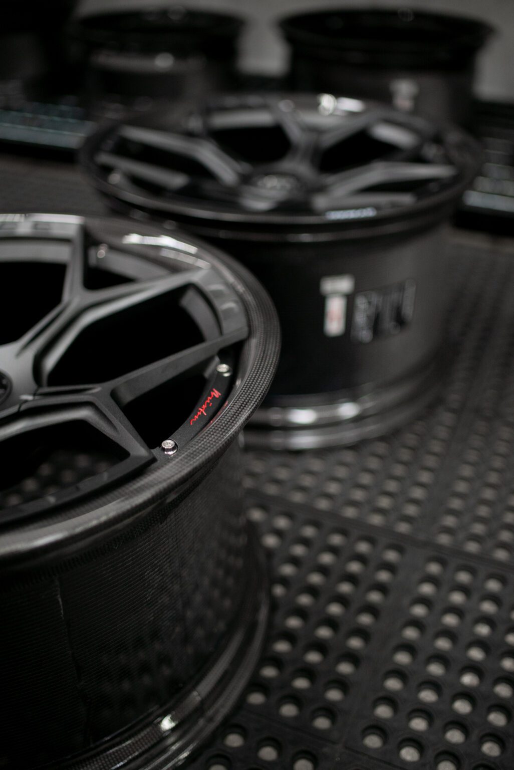 Carbon Fiber Wheels MW05 Carbon+ - Brixton Forged™