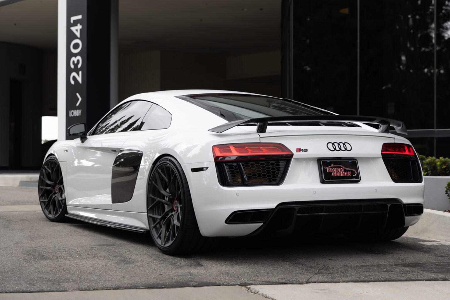 White Audi R8 Wheels - Brixton Forged™