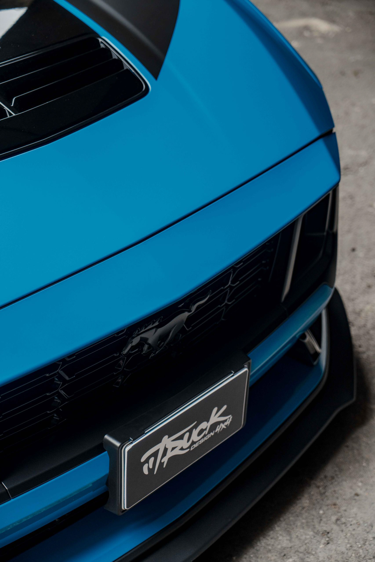 Grabber Blue Ford Mustang Dark Horse - Brixton Forged™